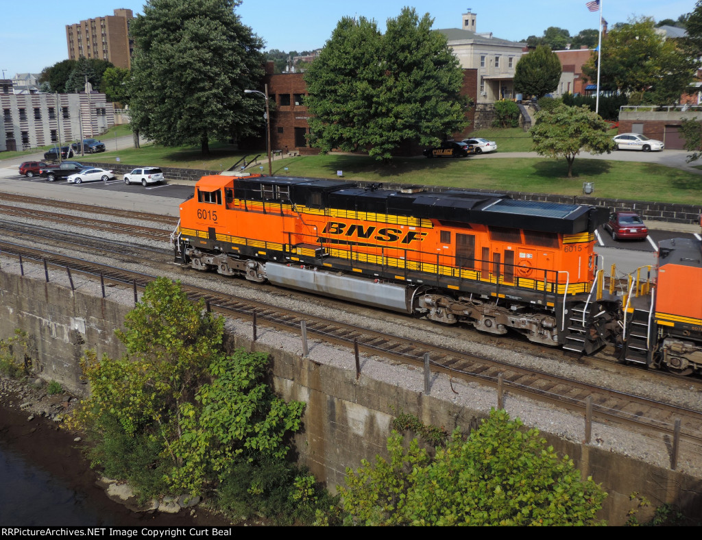 BNSF 6015